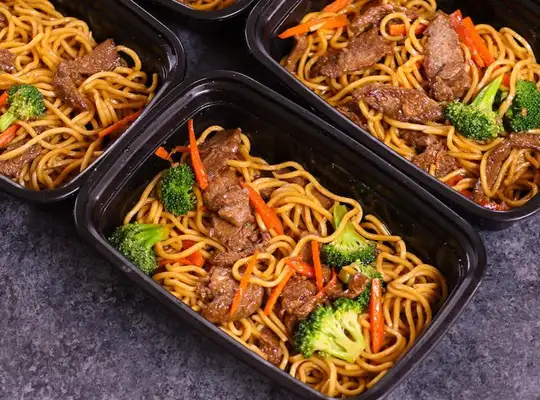 Stashcook | Easy Beef Lo Mein Meal Prep
