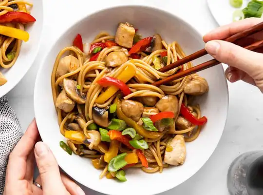 Stashcook | Easy Chicken Lo Mein